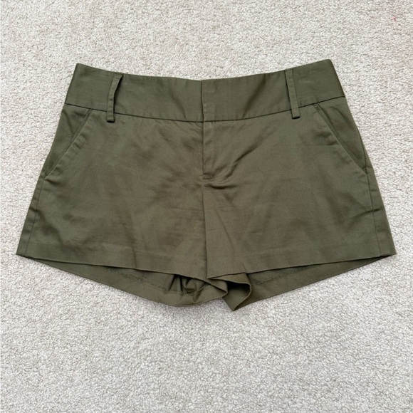 Alice + Olivia | Shorts | Alice Olivia Mid Rise Olive Green Caddy Clean ...